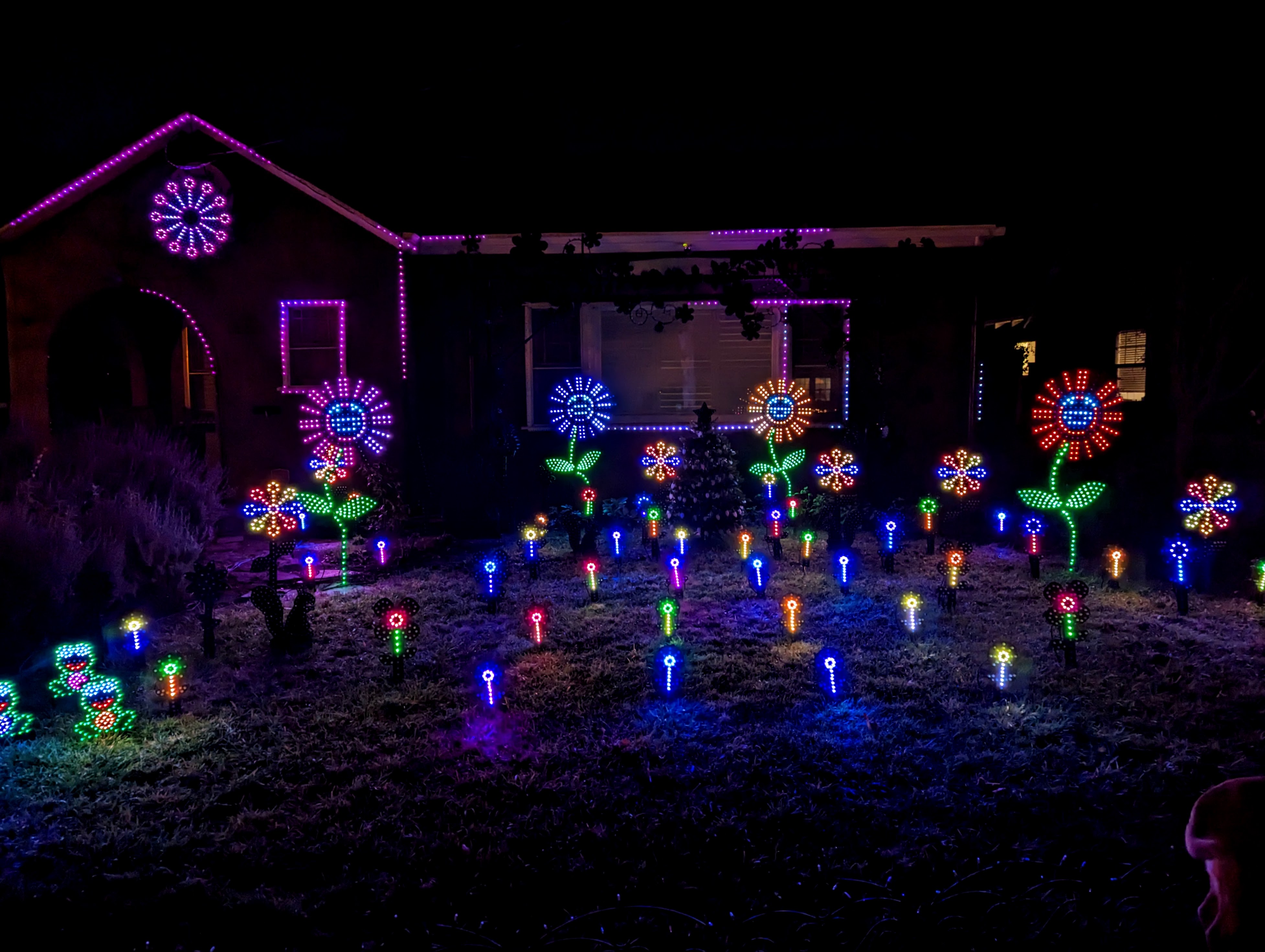 Sidewalk Spectaculars – Custom designs for emotionally powerful light shows